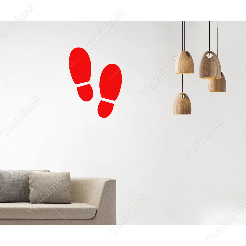 İki Çift Ayakkabı İzi Stickerı Yapıştırması